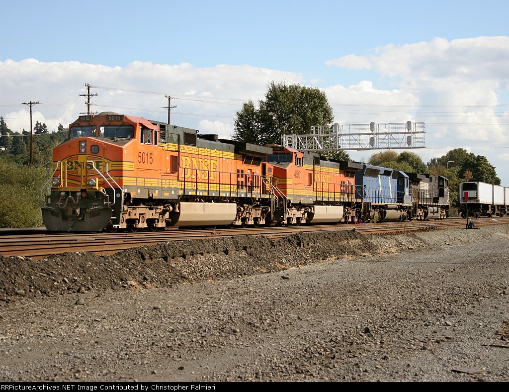 BNSF 5015, BNSF 4501, CEFX 3148, and NS 9047